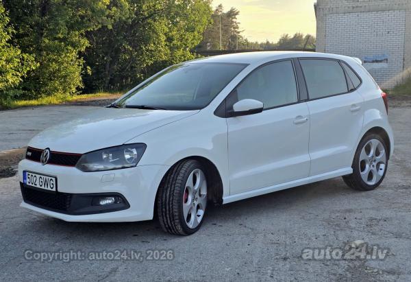 Balts Volkswagen Polo 2011 Tallina, ar dzinēja tilpumu 1.40 L un nobraukumu 294 tūkst. km par 7800 €, foto 1 vietnē AUTOMOTO.COM.LV