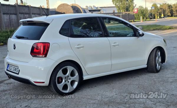 Balts Volkswagen Polo 2011 Tallina, ar dzinēja tilpumu 1.40 L un nobraukumu 294 tūkst. km par 7800 €, foto 4 vietnē AUTOMOTO.COM.LV