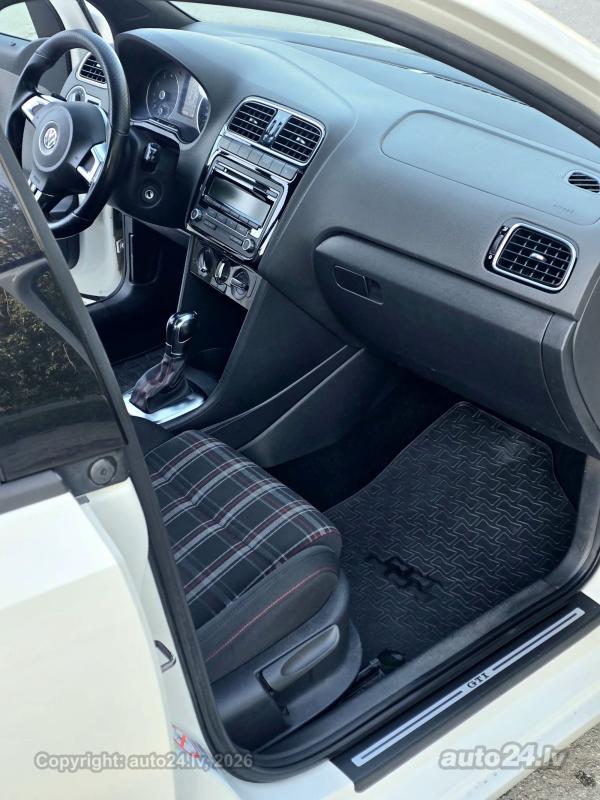 Balts Volkswagen Polo 2011 Tallina, ar dzinēja tilpumu 1.40 L un nobraukumu 294 tūkst. km par 7800 €, foto 10 vietnē AUTOMOTO.COM.LV