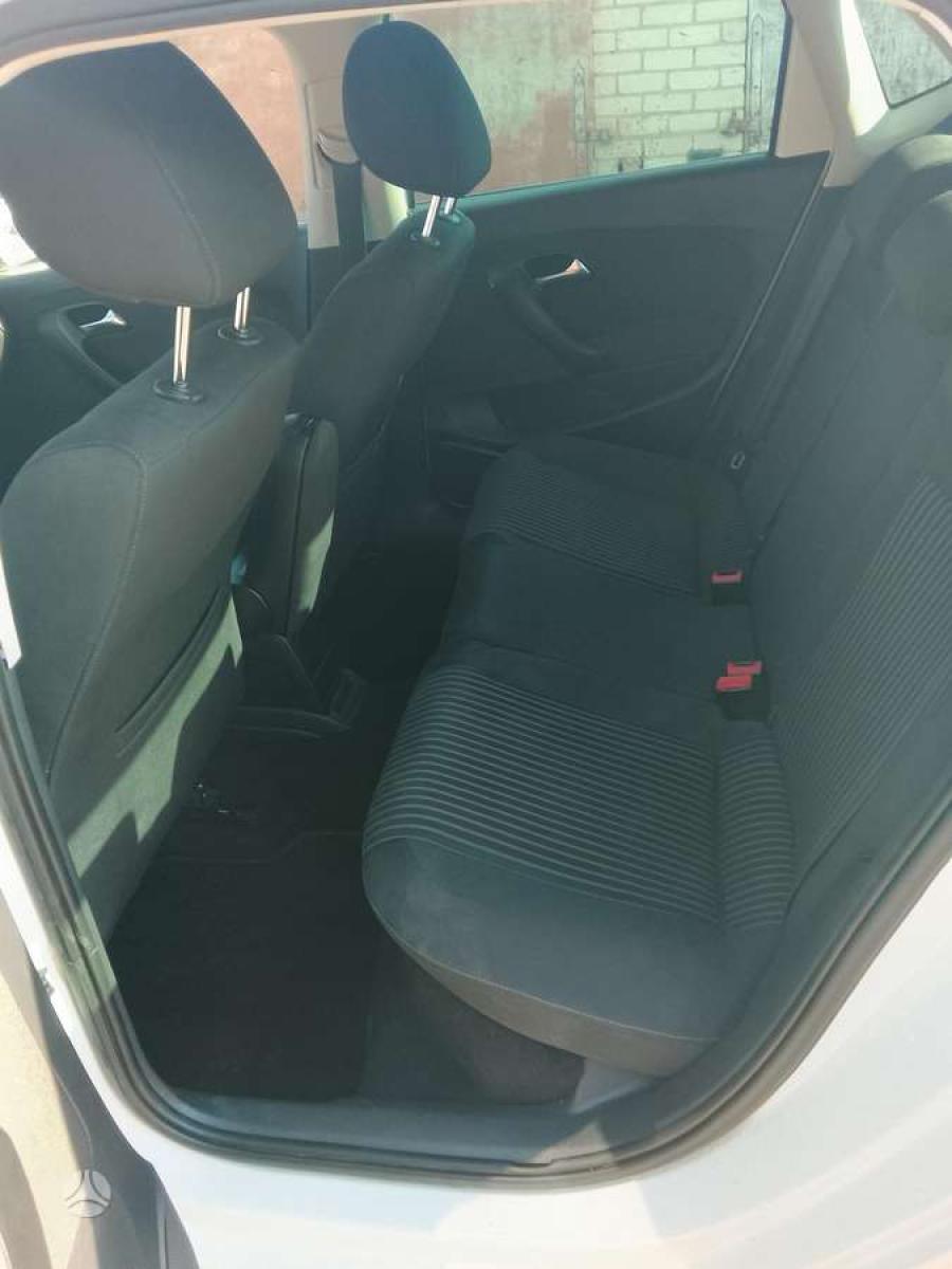 Balts Volkswagen Polo 2011 Marijampole, ar dzinēja tilpumu 1.60 L un nobraukumu 346 tūkst. km par 2750 €, foto 12 vietnē AUTOMOTO.COM.LV