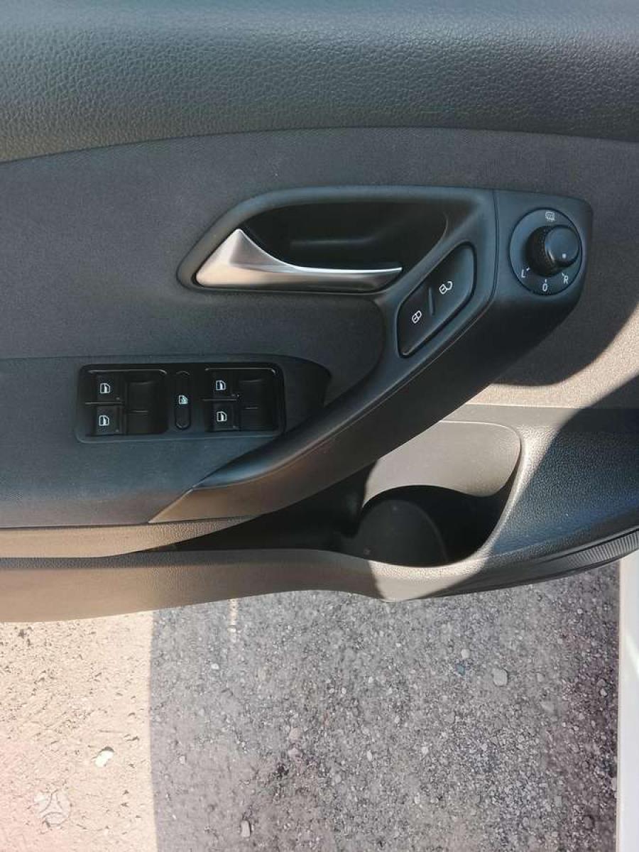 Balts Volkswagen Polo 2011 Marijampole, ar dzinēja tilpumu 1.60 L un nobraukumu 346 tūkst. km par 2750 €, foto 13 vietnē AUTOMOTO.COM.LV