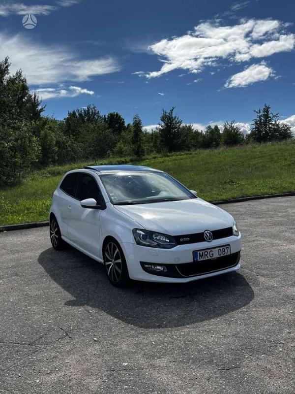 Balts Volkswagen Polo 2011 Kauņa, ar dzinēja tilpumu 1.60 L un nobraukumu 240 tūkst. km par 3400 €, foto 1 vietnē AUTOMOTO.COM.LV