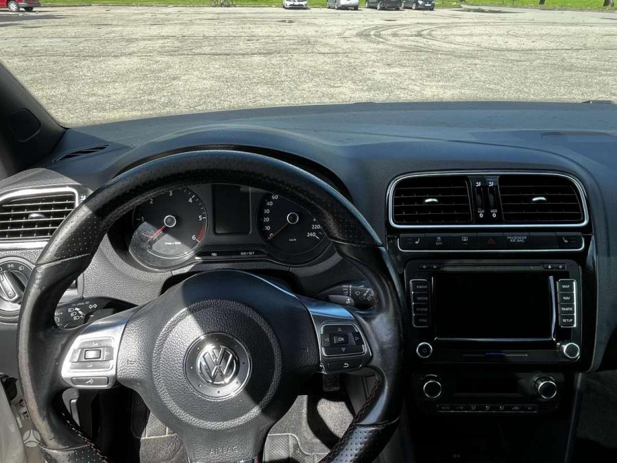 Balts Volkswagen Polo 2011 Kauņa, ar dzinēja tilpumu 1.60 L un nobraukumu 240 tūkst. km par 3400 €, foto 8 vietnē AUTOMOTO.COM.LV