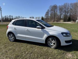 Balts Volkswagen Polo 2012 Viļņa, ar dzinēja tilpumu 1.20 L un nobraukumu 225 tūkst. km par 3500 €, foto  vietnē AUTOMOTO.COM.LV