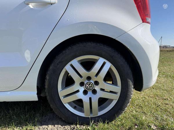 Balts Volkswagen Polo 2012 Viļņa, ar dzinēja tilpumu 1.20 L un nobraukumu 225 tūkst. km par 3500 €, foto 4 vietnē AUTOMOTO.COM.LV