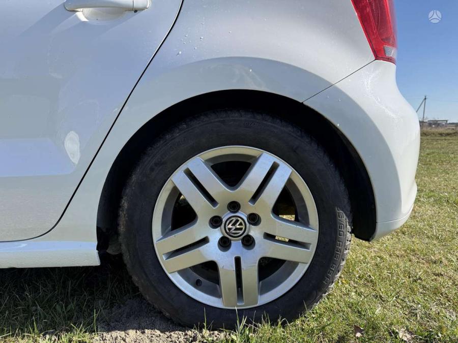 Balts Volkswagen Polo 2012 Viļņa, ar dzinēja tilpumu 1.20 L un nobraukumu 225 tūkst. km par 3500 €, foto 5 vietnē AUTOMOTO.COM.LV