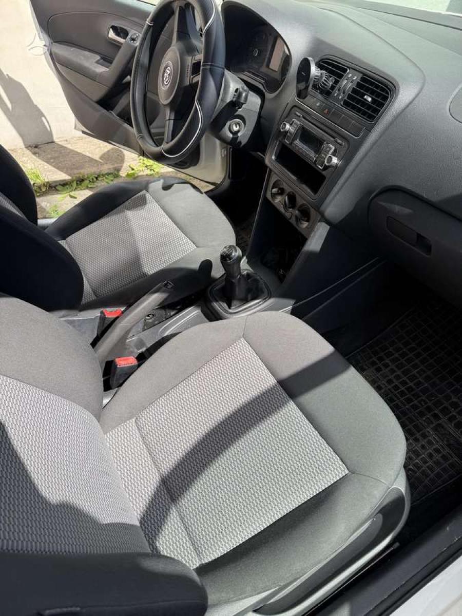 Balts Volkswagen Polo 2012 Viļņa, ar dzinēja tilpumu 1.20 L un nobraukumu 225 tūkst. km par 3500 €, foto 12 vietnē AUTOMOTO.COM.LV