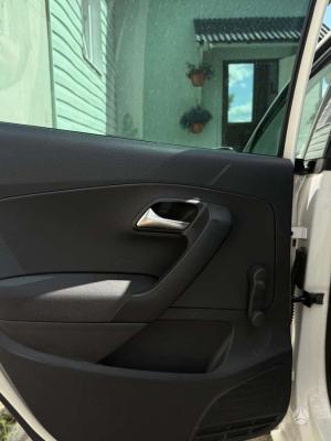 Balts Volkswagen Polo 2012 Viļņa, ar dzinēja tilpumu 1.20 L un nobraukumu 225 tūkst. km par 3500 €, foto 20 vietnē AUTOMOTO.COM.LV