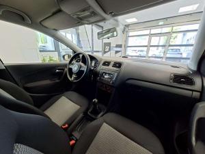 White Volkswagen Polo 2012 in Kaunas, with an engine capacity of 1.20 L and mileage of 296 thousand km for 3900 €, photo 10 on AUTOMOTO.COM.LV