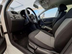 White Volkswagen Polo 2012 in Kaunas, with an engine capacity of 1.20 L and mileage of 296 thousand km for 3900 €, photo 16 on AUTOMOTO.COM.LV