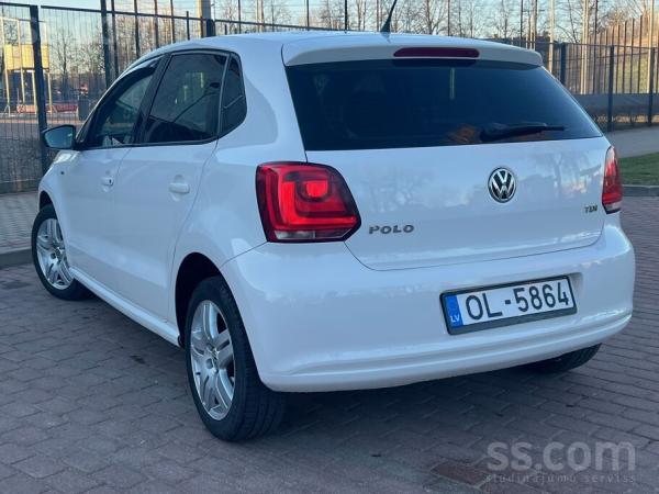 Balts Volkswagen Polo 2012 Cēsis, ar dzinēja tilpumu 1.60 L un nobraukumu 127 tūkst. km par 4950 €, foto 2 vietnē AUTOMOTO.COM.LV