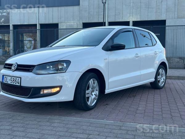 Balts Volkswagen Polo 2012 Cēsis, ar dzinēja tilpumu 1.60 L un nobraukumu 127 tūkst. km par 4950 €, foto 3 vietnē AUTOMOTO.COM.LV
