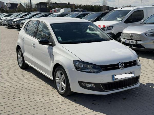 White Volkswagen Polo 2012 in Taurage, with an engine capacity of 1.60 L and mileage of 144 thousand km for 5500 €, photo 2 on AUTOMOTO.COM.LV