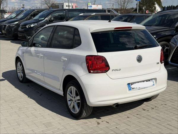 White Volkswagen Polo 2012 in Taurage, with an engine capacity of 1.60 L and mileage of 144 thousand km for 5500 €, photo 4 on AUTOMOTO.COM.LV