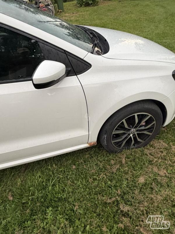 Balts Volkswagen Polo 2012 Alīta, ar dzinēja tilpumu 1.20 L un nobraukumu 290 tūkst. km par 3100 €, foto 1 vietnē AUTOMOTO.COM.LV