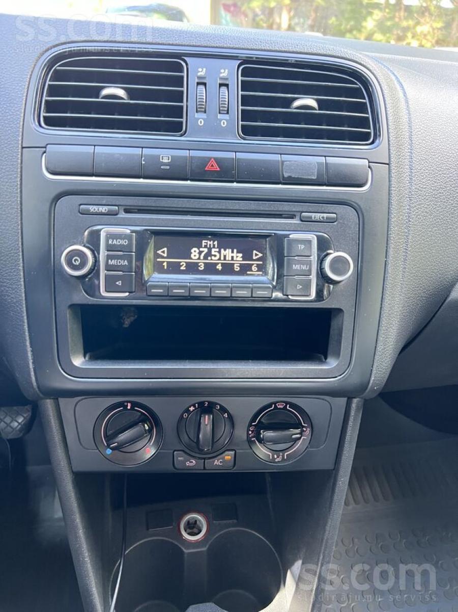 Balts Volkswagen Polo 2012 Rīga, ar dzinēja tilpumu 1.20 L un nobraukumu 335 tūkst. km par 2600 €, foto 11 vietnē AUTOMOTO.COM.LV