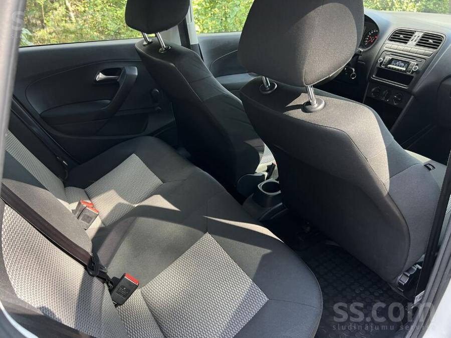 Balts Volkswagen Polo 2012 Rīga, ar dzinēja tilpumu 1.20 L un nobraukumu 335 tūkst. km par 2600 €, foto 13 vietnē AUTOMOTO.COM.LV
