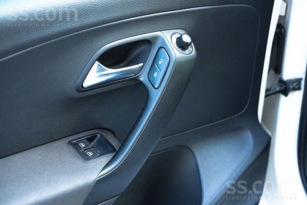 Balts Volkswagen Polo 2012 Rīga, ar dzinēja tilpumu 1.20 L un nobraukumu 227 tūkst. km par 2090 €, foto 8 vietnē AUTOMOTO.COM.LV