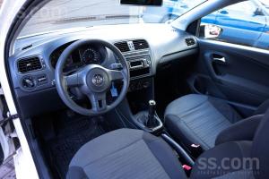 White Volkswagen Polo 2012 in Riga, with an engine capacity of 1.20 L and mileage of 227 thousand km for 2090 €, photo 11 on AUTOMOTO.COM.LV