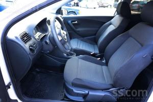 White Volkswagen Polo 2012 in Riga, with an engine capacity of 1.20 L and mileage of 227 thousand km for 2090 €, photo 12 on AUTOMOTO.COM.LV