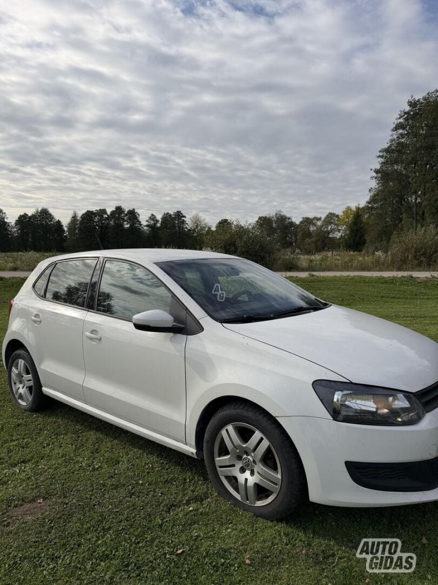 Balts Volkswagen Polo 2012 Viļņa, ar dzinēja tilpumu 1.20 L un nobraukumu 226 tūkst. km par 2200 €, foto 3 vietnē AUTOMOTO.COM.LV