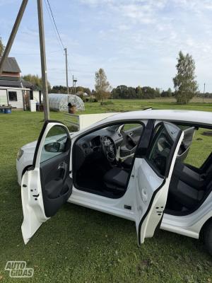 Balts Volkswagen Polo 2012 Viļņa, ar dzinēja tilpumu 1.20 L un nobraukumu 226 tūkst. km par 2200 €, foto 7 vietnē AUTOMOTO.COM.LV