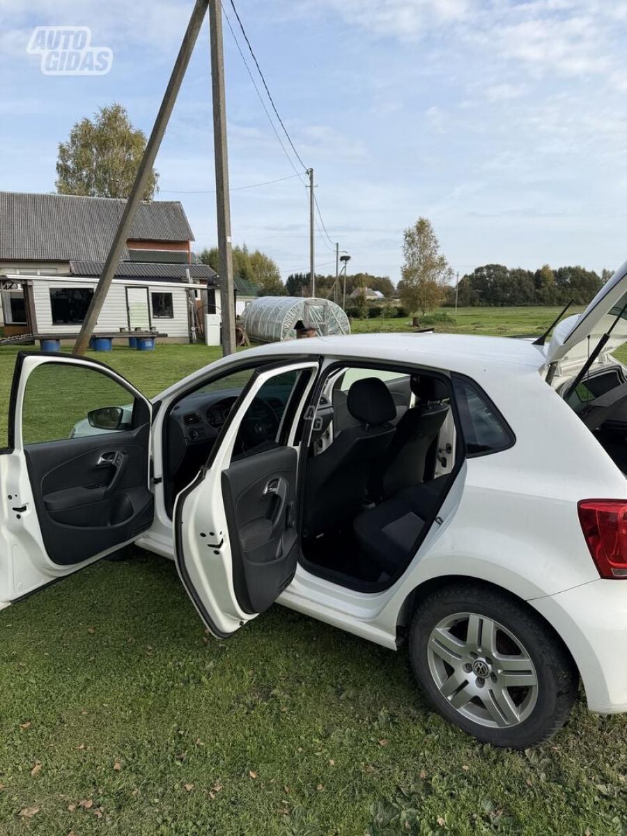 Balts Volkswagen Polo 2012 Viļņa, ar dzinēja tilpumu 1.20 L un nobraukumu 226 tūkst. km par 2200 €, foto 8 vietnē AUTOMOTO.COM.LV