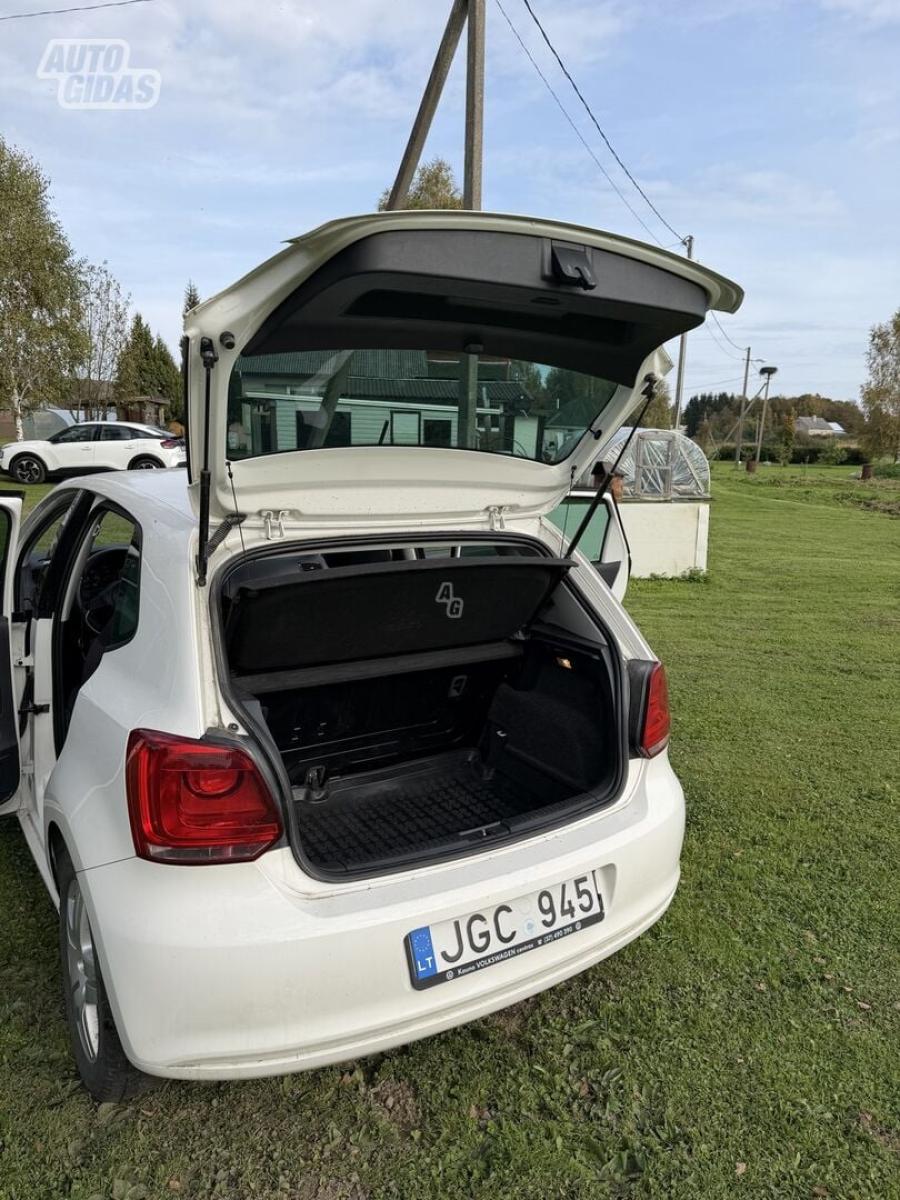 Balts Volkswagen Polo 2012 Viļņa, ar dzinēja tilpumu 1.20 L un nobraukumu 226 tūkst. km par 2200 €, foto 9 vietnē AUTOMOTO.COM.LV