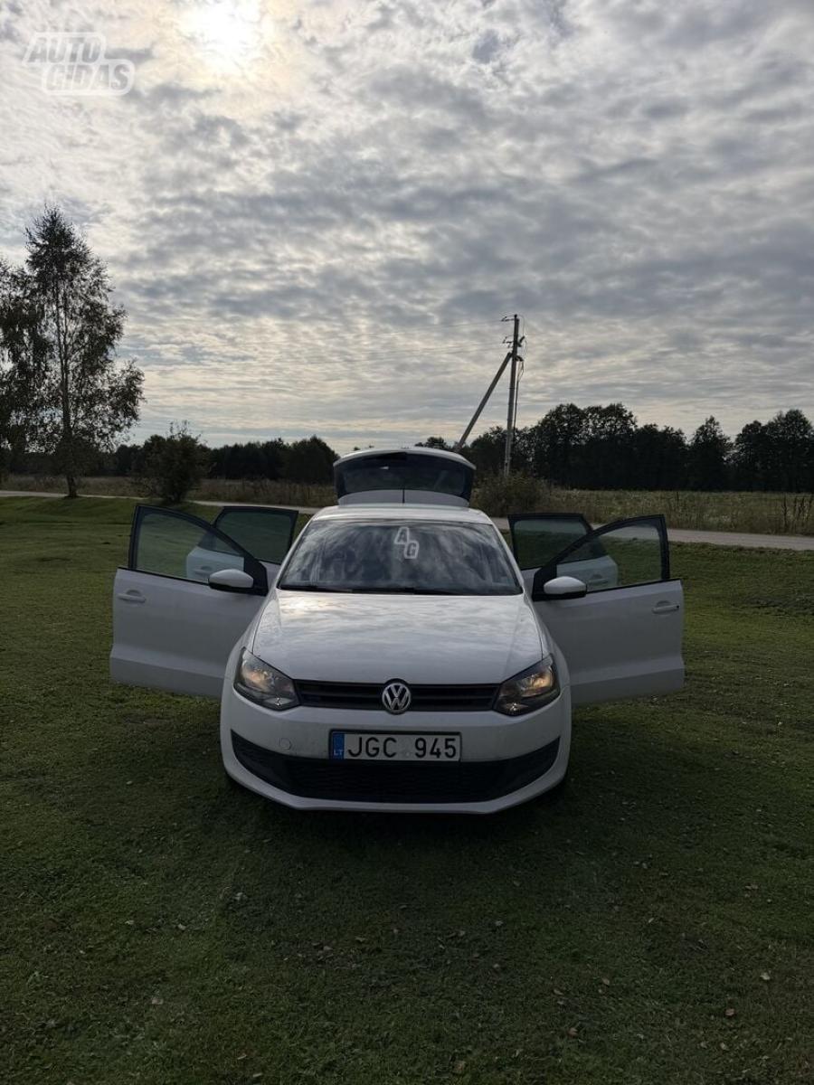 Balts Volkswagen Polo 2012 Viļņa, ar dzinēja tilpumu 1.20 L un nobraukumu 226 tūkst. km par 2200 €, foto 12 vietnē AUTOMOTO.COM.LV