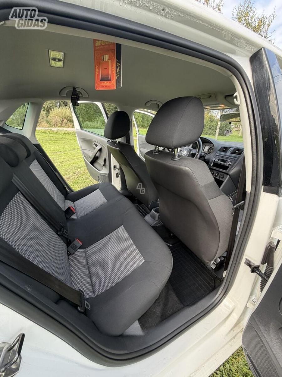 Balts Volkswagen Polo 2012 Viļņa, ar dzinēja tilpumu 1.20 L un nobraukumu 226 tūkst. km par 2200 €, foto 19 vietnē AUTOMOTO.COM.LV