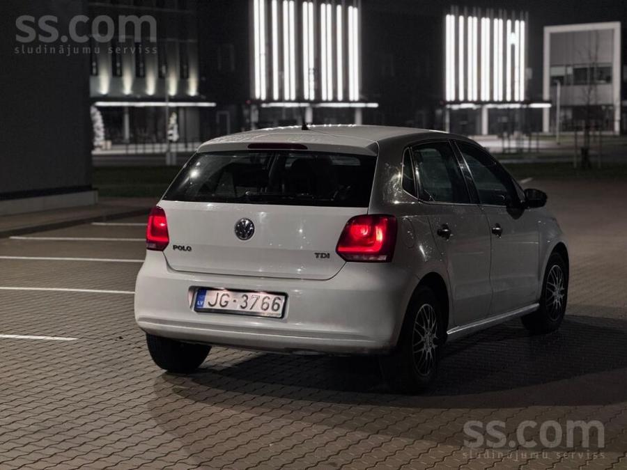 Balts Volkswagen Polo 2013 Rīga, ar dzinēja tilpumu 1.20 L un nobraukumu 346 tūkst. km par 2880 €, foto 2 vietnē AUTOMOTO.COM.LV