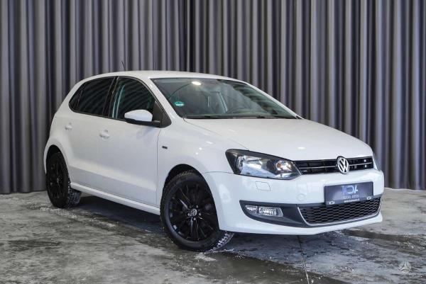 White Volkswagen Polo 2013 in Marijampole, with an engine capacity of 1.60 L and mileage of 210 thousand km for 6150 €, photo 1 on AUTOMOTO.COM.LV