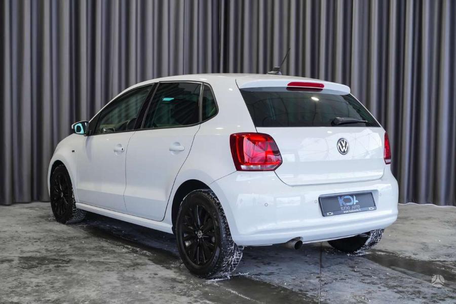 Balts Volkswagen Polo 2013 Marijampole, ar dzinēja tilpumu 1.60 L un nobraukumu 210 tūkst. km par 6150 €, foto 7 vietnē AUTOMOTO.COM.LV