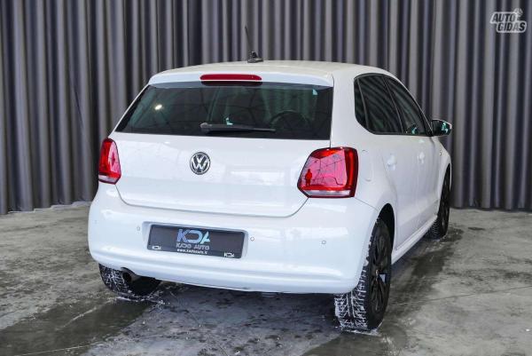 White Volkswagen Polo 2013 in Marijampole, with an engine capacity of 1.60 L and mileage of 210 thousand km for 6150 €, photo 10 on AUTOMOTO.COM.LV