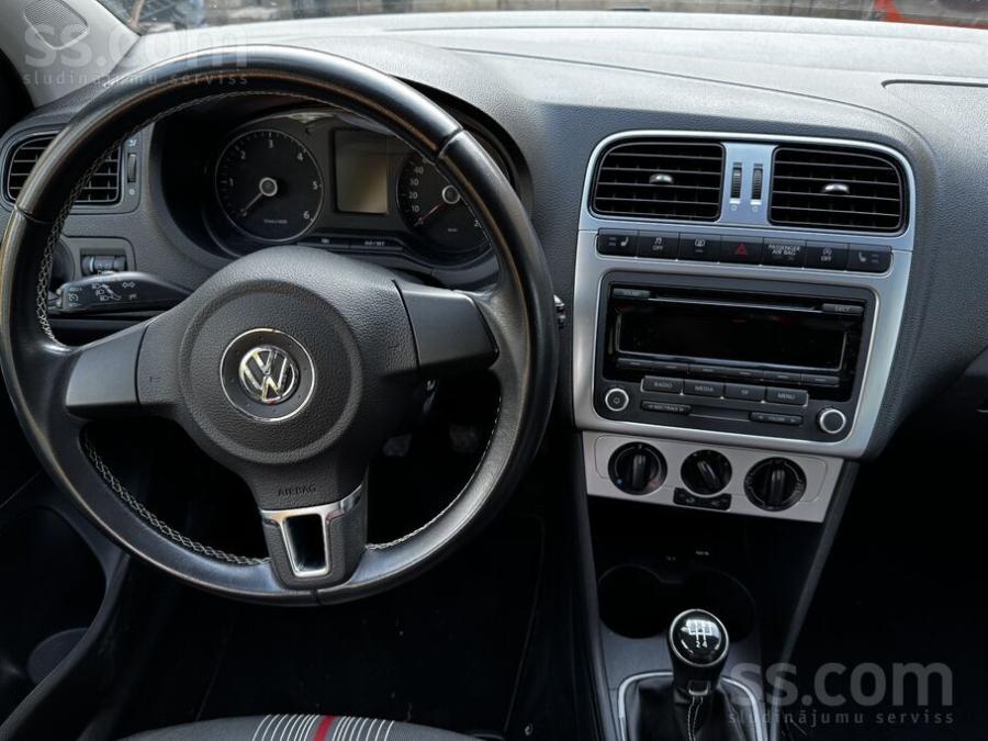 Balts Volkswagen Polo 2013 Ogre, ar dzinēja tilpumu 1.60 L un nobraukumu 217 tūkst. km par 3900 €, foto 8 vietnē AUTOMOTO.COM.LV