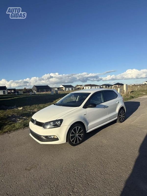 White Volkswagen Polo 2013 in Klaipeda, with an engine capacity of 1.60 L and mileage of 220 thousand km for 4200 €, photo 2 on AUTOMOTO.COM.LV