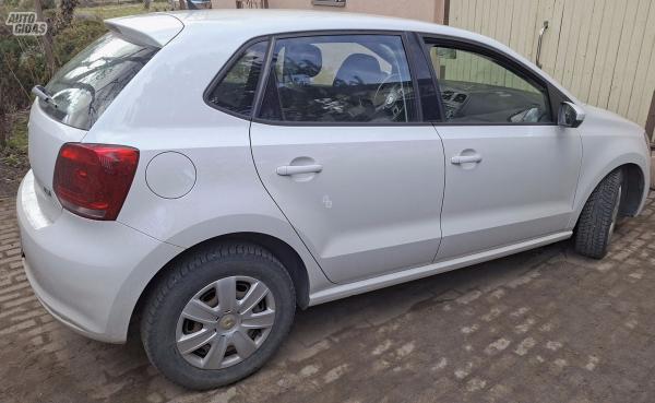 White Volkswagen Polo 2013 in Vilnius, with an engine capacity of 1.20 L and mileage of 199 thousand km for 2700 €, photo 2 on AUTOMOTO.COM.LV