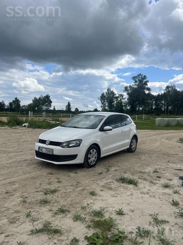 Balts Volkswagen Polo 2013 Rīga, ar dzinēja tilpumu 1.20 L un nobraukumu 360 tūkst. km par 1300 €, foto 1 vietnē AUTOMOTO.COM.LV