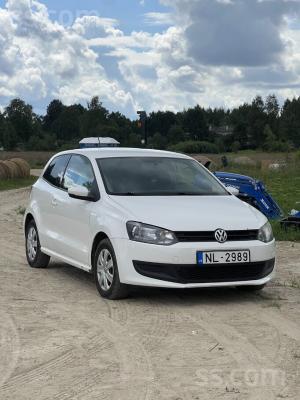 Balts Volkswagen Polo 2013 Rīga, ar dzinēja tilpumu 1.20 L un nobraukumu 360 tūkst. km par 1300 €, foto 3 vietnē AUTOMOTO.COM.LV