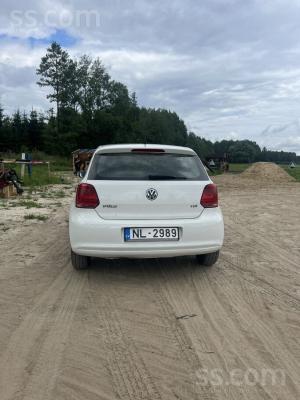 Balts Volkswagen Polo 2013 Rīga, ar dzinēja tilpumu 1.20 L un nobraukumu 360 tūkst. km par 1300 €, foto 5 vietnē AUTOMOTO.COM.LV