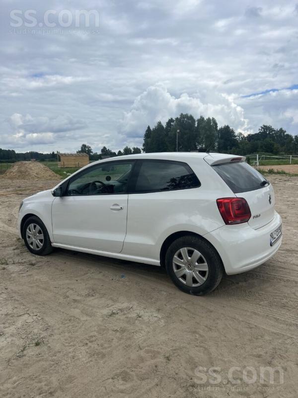 Balts Volkswagen Polo 2013 Rīga, ar dzinēja tilpumu 1.20 L un nobraukumu 360 tūkst. km par 1300 €, foto 5 vietnē AUTOMOTO.COM.LV