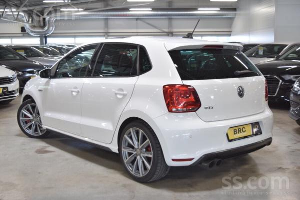 White Volkswagen Polo 2013 in Riga, with an engine capacity of 1.40 L and mileage of 123 thousand km for 9900 €, photo 2 on AUTOMOTO.COM.LV