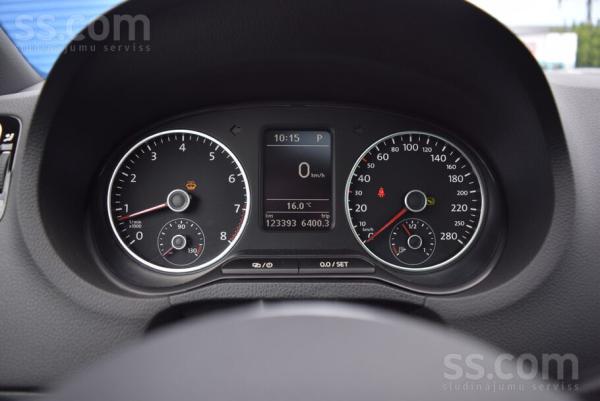 White Volkswagen Polo 2013 in Riga, with an engine capacity of 1.40 L and mileage of 123 thousand km for 9900 €, photo 7 on AUTOMOTO.COM.LV