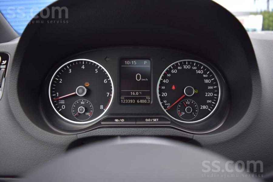 Balts Volkswagen Polo 2013 Rīga, ar dzinēja tilpumu 1.40 L un nobraukumu 123 tūkst. km par 9900 €, foto 8 vietnē AUTOMOTO.COM.LV