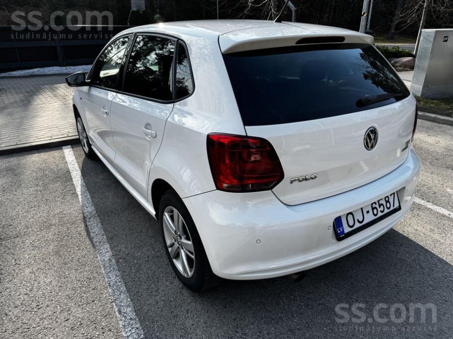 Balts Volkswagen Polo 2013 Ogre, ar dzinēja tilpumu 1.60 L un nobraukumu 217 tūkst. km par 3700 €, foto 5 vietnē AUTOMOTO.COM.LV