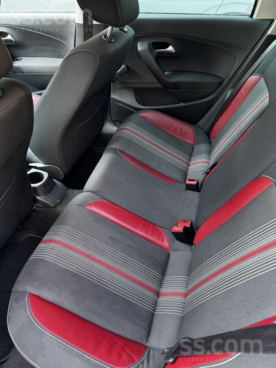Balts Volkswagen Polo 2013 Ogre, ar dzinēja tilpumu 1.60 L un nobraukumu 217 tūkst. km par 3700 €, foto 11 vietnē AUTOMOTO.COM.LV
