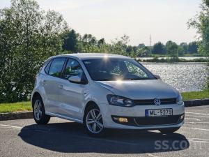 Белый Фольксваген Поло 2013 в Рига, объемом двигателя 1.60 л и пробегом 232 тыс. км за 4500 €, фото  на AUTOMOTO.COM.LV