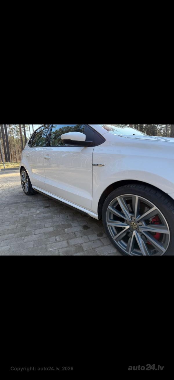 White Volkswagen Polo 2013 in Riga, with an engine capacity of 1.40 L and mileage of 123 thousand km for 9900 €, photo 5 on AUTOMOTO.COM.LV