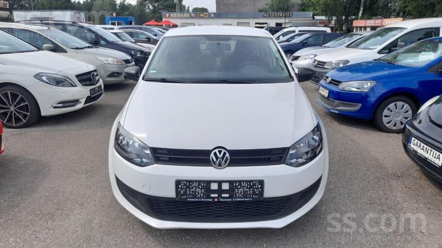 White Volkswagen Polo 2013 in Riga, with an engine capacity of 1.20 L and mileage of 190 thousand km for 4800 €, photo 1 on AUTOMOTO.COM.LV