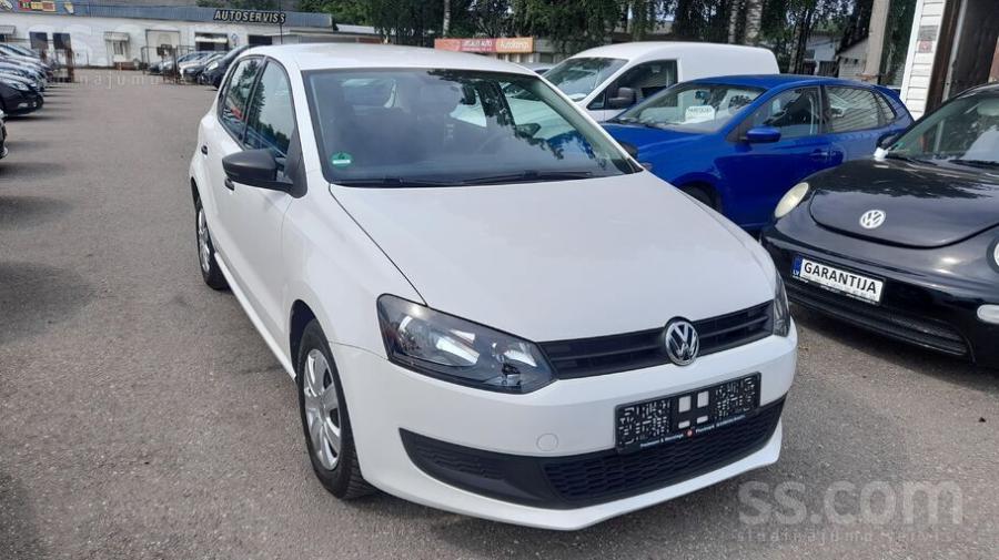 White Volkswagen Polo 2013 in Riga, with an engine capacity of 1.20 L and mileage of 190 thousand km for 4800 €, photo 3 on AUTOMOTO.COM.LV